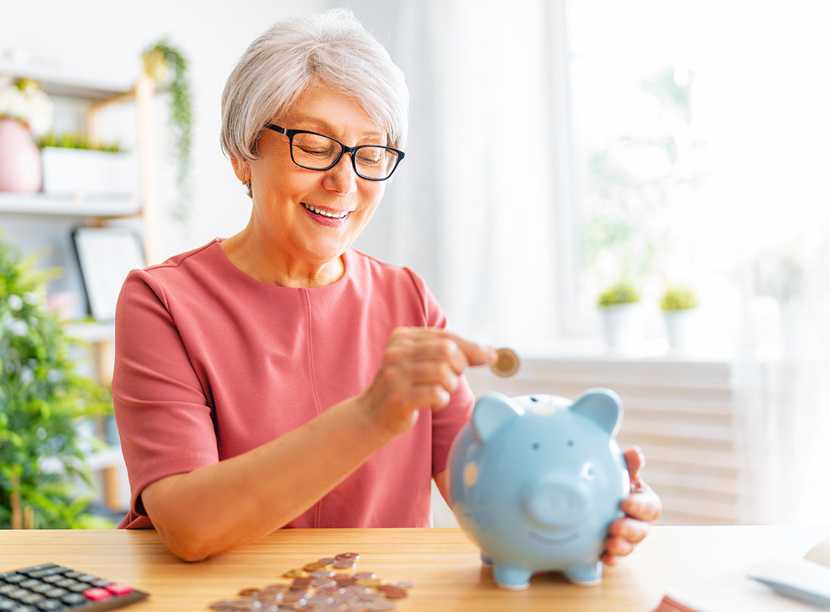 How Seniors on a Tight Budget Can Cut Back on Expenses